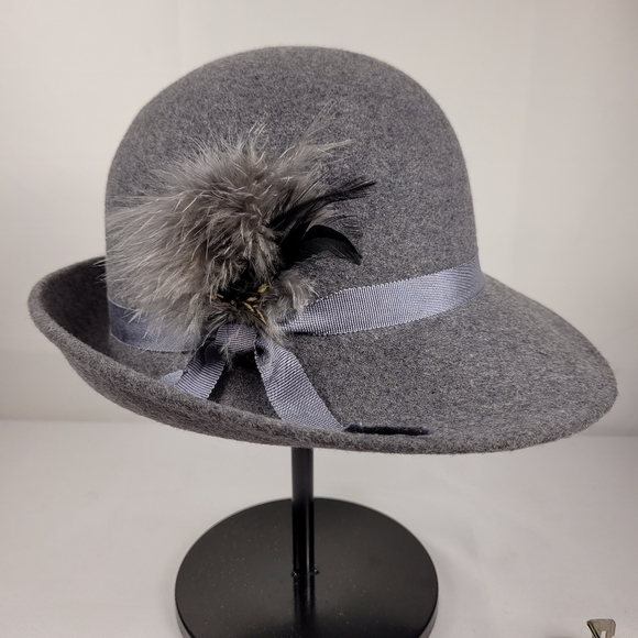 Tally Ho | Accessories | Vintage Tall Ho Gray Hat Feathers Fedor Style ...